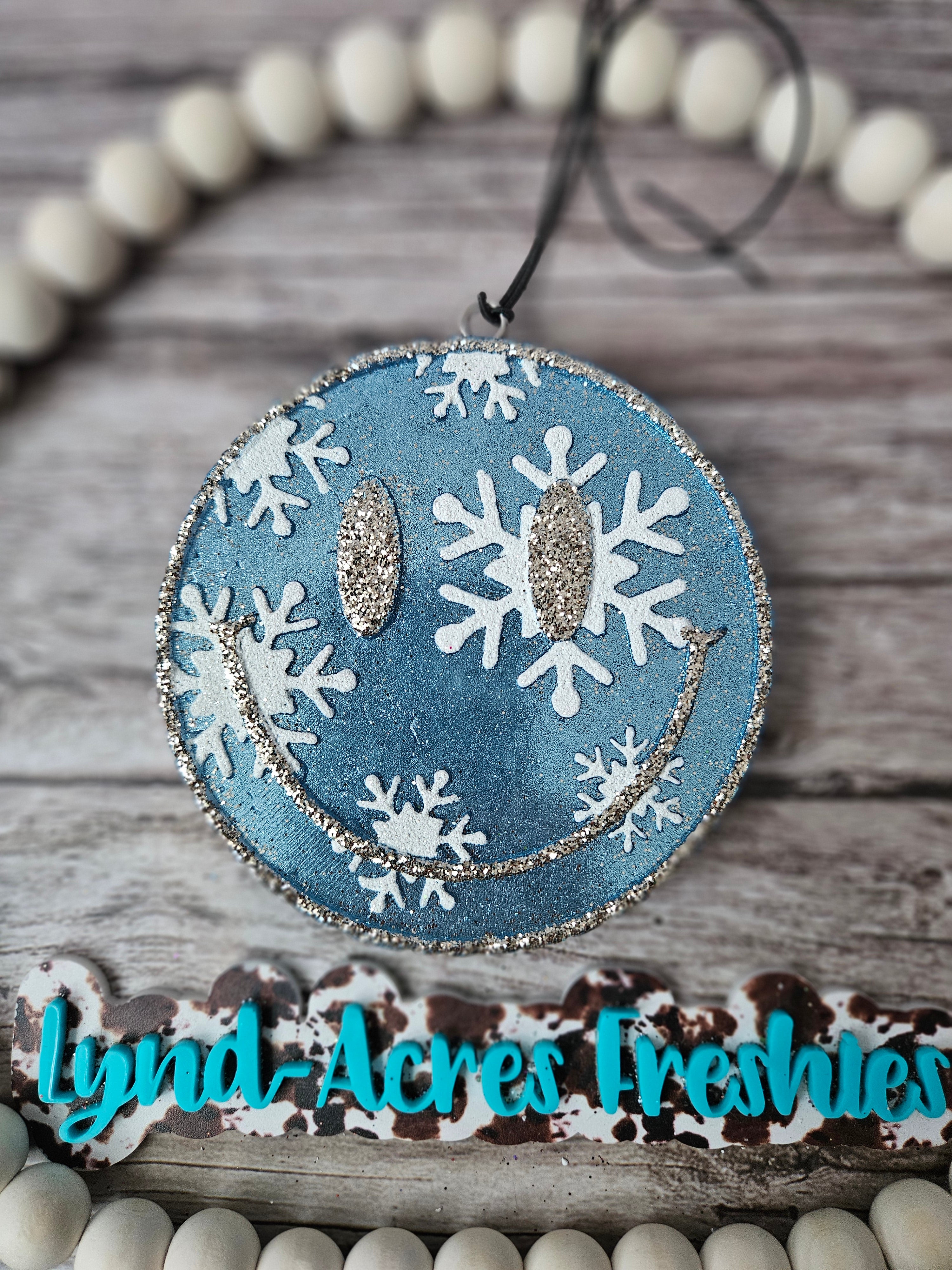 Snowflake Smiley Face – Lynd-Acres Freshies